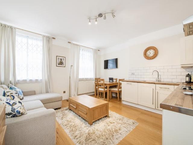 apartment to rent in Gloucester Place, Marylebone, London, W1U