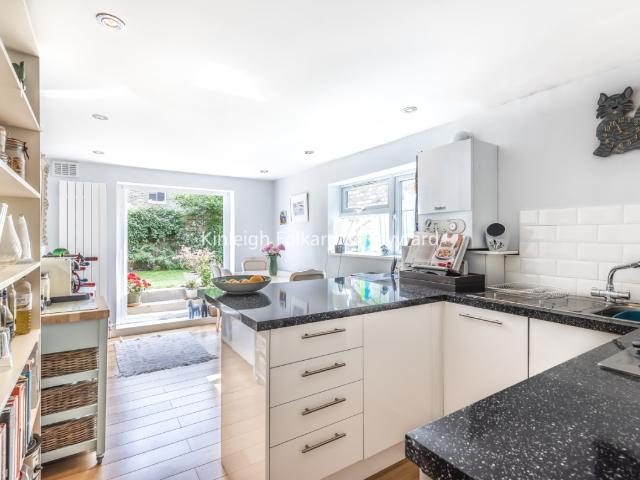 apartment to rent in Glebe Street, Chiswick, London, W4
