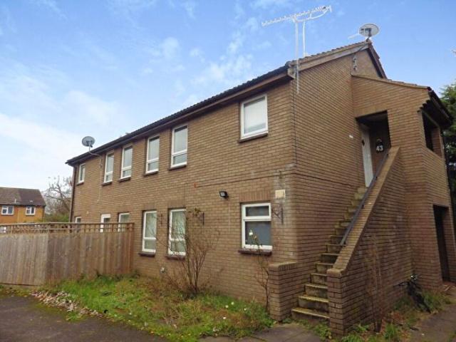 Apartment To Rent In Glenmore Road, Carterton, Oxfordshire, OX18