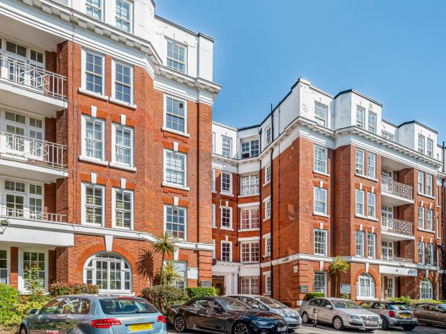 apartment to rent in Grove End Road, St Johns Wood, London, NW8