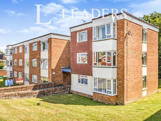 Apartment to rent in Grove Road, Burgess Hill, RH15 | Leaders