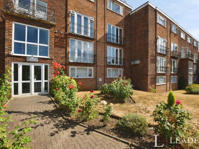 Apartment to rent in Grosvenor House, Stortford Hall Park, Bishop's Stortford, Hertfordshire, CM23 | Leaders