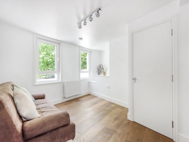 apartment to rent in Grange Road, London, SE1