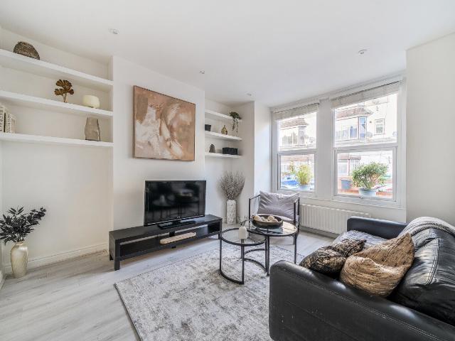 apartment to rent in Grenfell Road, Mitcham, CR4