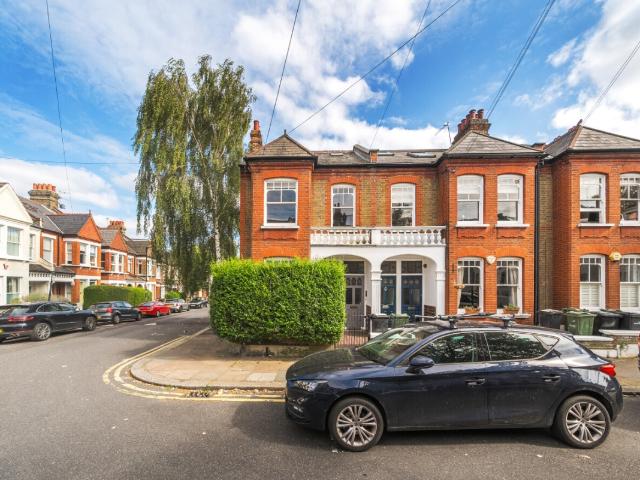 apartment to rent in Hambalt Road, Clapham, London, SW4
