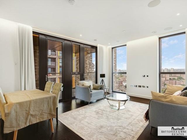 Apartment to rent in Haines House, The Residence, SW11