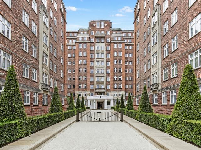 apartment to rent in Hall Road, London, NW8