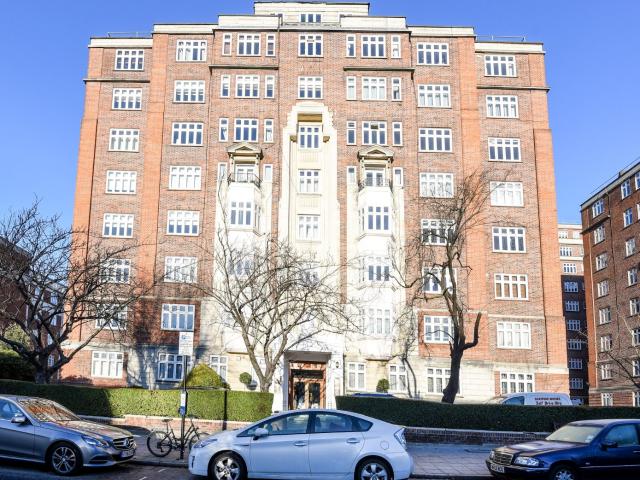 apartment to rent in Hall Road, St Johns Wood, London, NW8