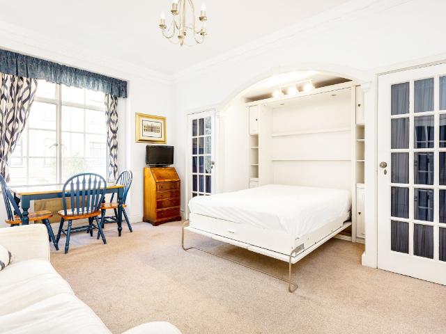 apartment to rent in Hallam Street, Marylebone, London, W1W