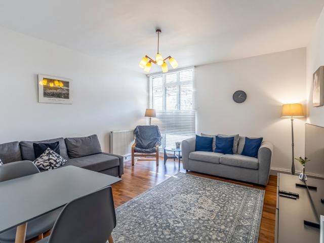 apartment to rent in Hallfield Estate, Bayswater, London, W2