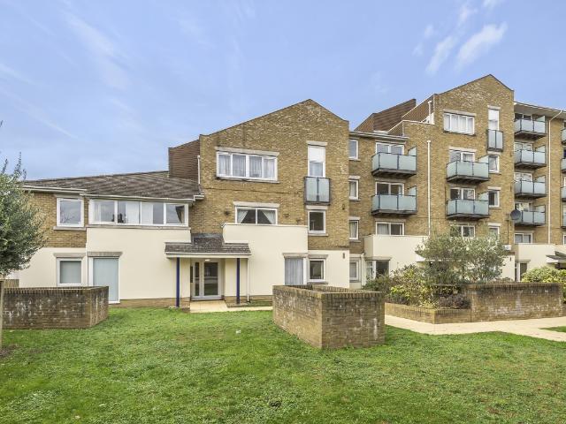 apartment to rent in Hartfield Crescent, Wimbledon, London, SW19