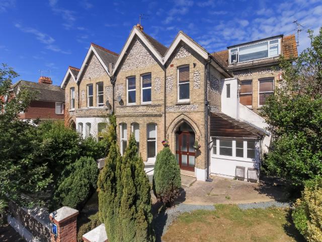 Apartment to rent in Hartfield Road, Eastbourne, BN21 | Leaders