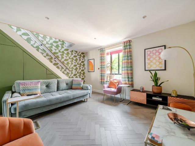 apartment to rent in Harbord Close, Camberwell, London, SE5