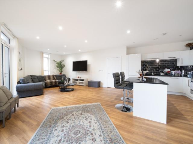 apartment to rent in Hatton Road, Wembley, HA0