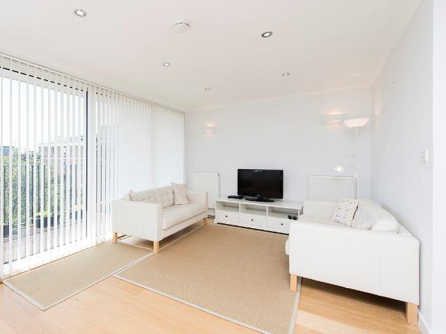 apartment to rent in Haverstock Hill, Belsize Park, London, NW3
