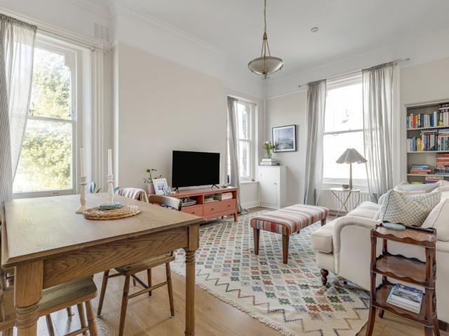 apartment to rent in Hazellville Road, Highgate, London, N19