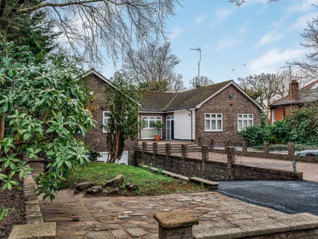 apartment to rent in Hendon Avenue, London, N3