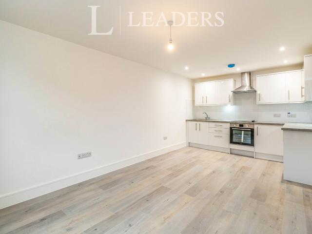Apartment to rent in Hersham Road, Walton on Thames, KT12 | Leaders