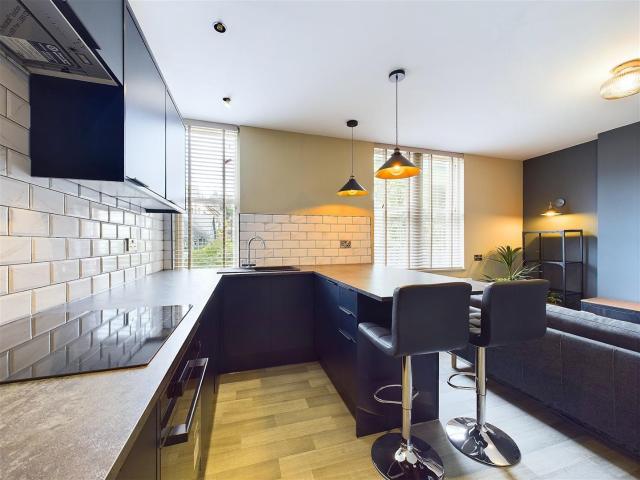 apartment to rent in Hickmott Road, Sheffield