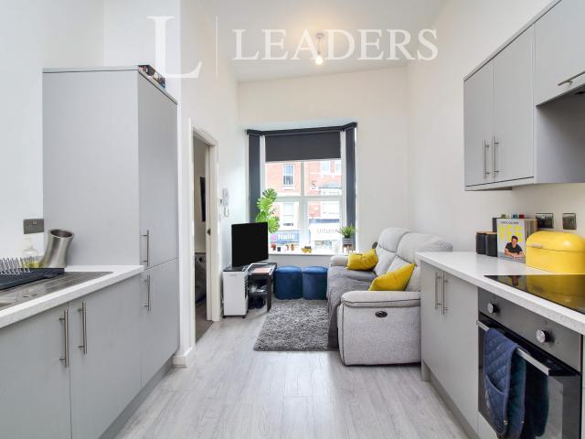 Apartment to rent in High Street, Bromsgrove, Worcestershire, B61 | Leaders