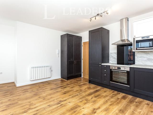Apartment to rent in High Street, Hurstpierpoint, Hassocks, West Sussex, BN6 | Leaders