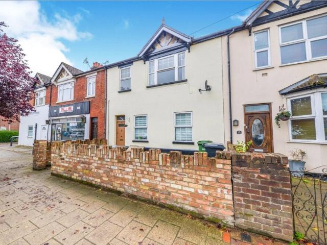 Apartment to rent in High Street, London Colney, St. Albans, AL2 | Leaders