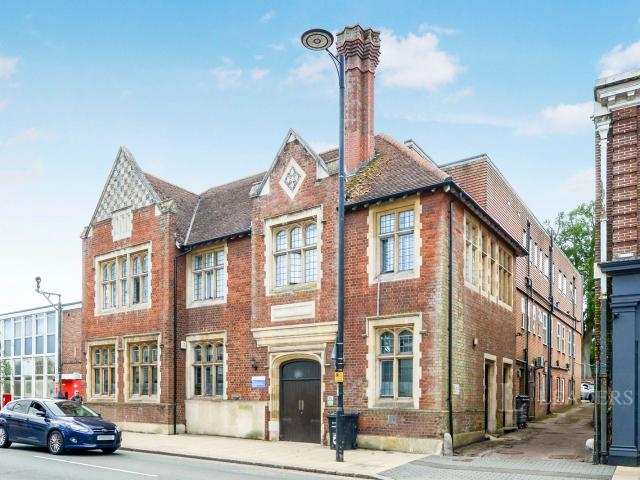 Apartment to rent in High Street North, Dunstable, LU6 | Leaders