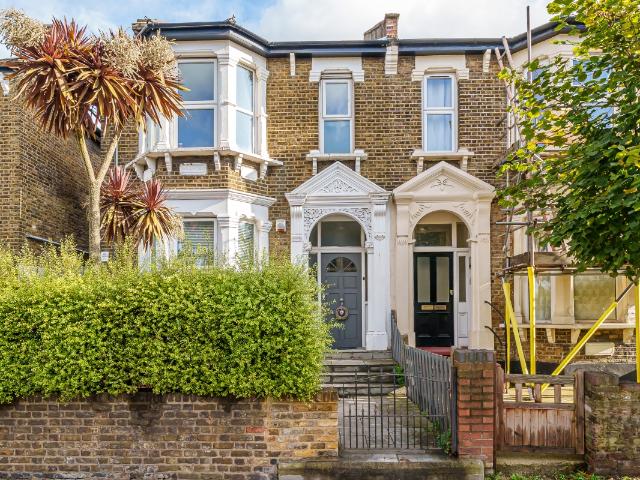 apartment to rent in Hither Green Lane, London, SE13