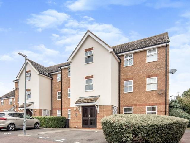 Apartment to rent in Honeysuckle Close, Biggleswade, Bedfordshire, SG18 | Leaders