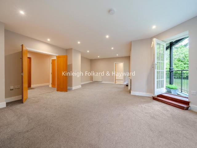 apartment to rent in Holwood Estate, Westerham Road, Keston, Kent, BR2
