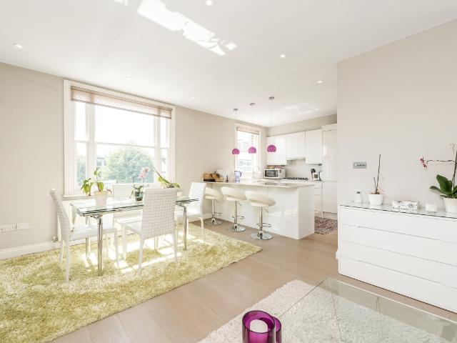 apartment to rent in Holland Road, London, W14