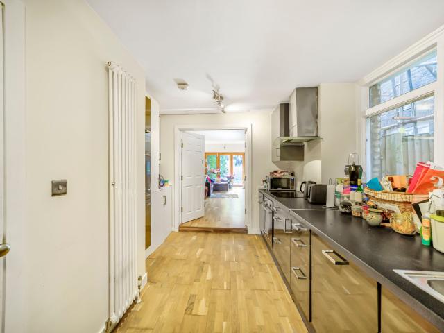 apartment to rent in Horn Lane, Acton, London, W3