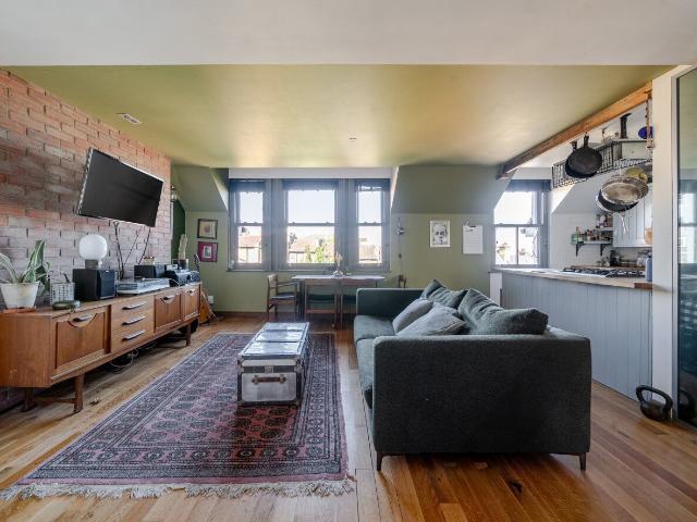 apartment to rent in Jasper Road, Crystal Palace, London, SE19