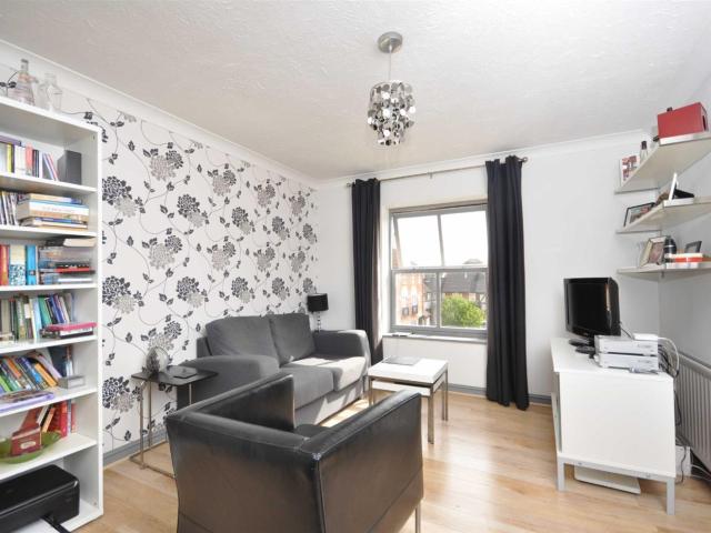apartment to rent in Kennet Square, Mitcham, CR4