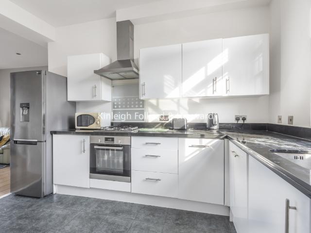 apartment to rent in Kennington Road, Kennington, London, SE11