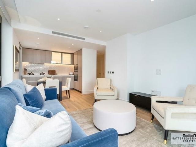 Apartment to rent in Kensington House, Prince of Wales Drive, SW11