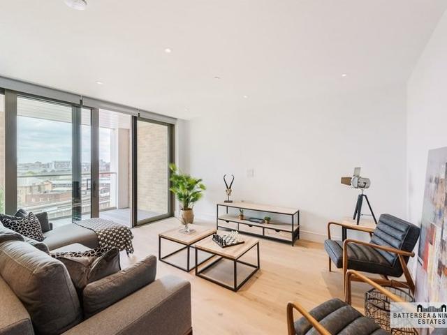 Apartment to rent in Kensington House, Prince of Wales Drive, SW11