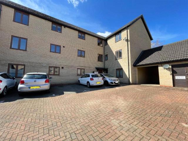Apartment to rent in Kelling Way, Broughton, Milton Keynes, Buckinghamshire, MK10 | Leaders