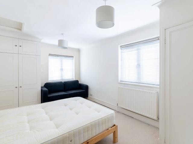 apartment to rent in Kimbell Gardens, Parsons Green, London, SW6