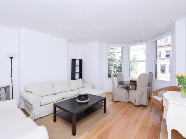 apartment to rent in Kingdon Road, West Hampstead, London, NW6