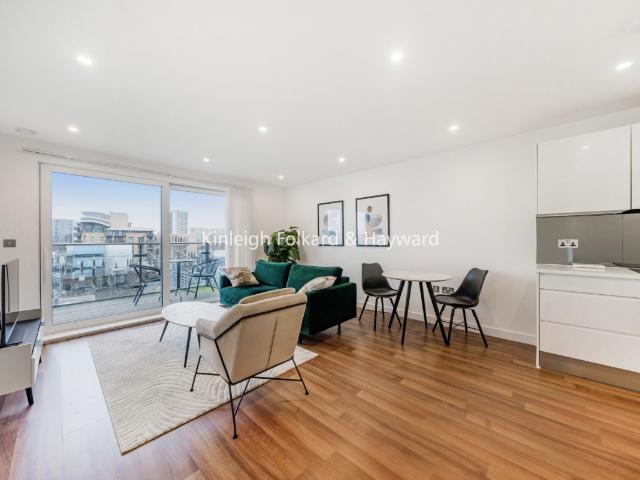 apartment to rent in Knights Tower, London, SE8
