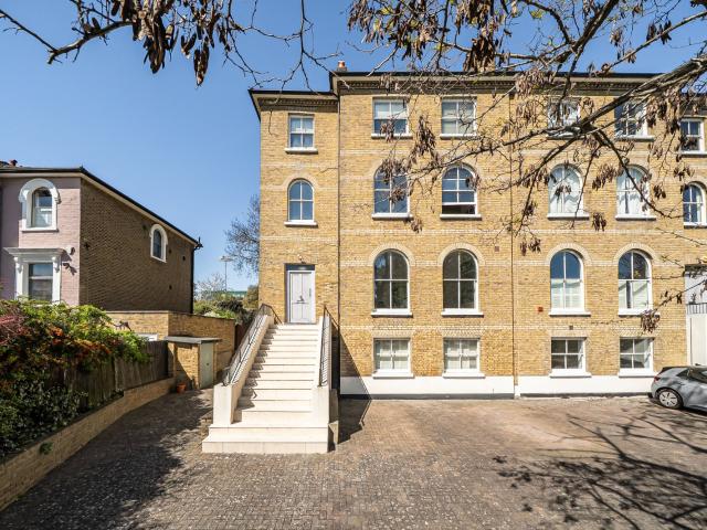 apartment to rent in Lancaster Avenue, Norwood, London, SE27