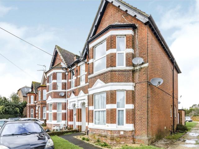 Apartment to rent in Landguard Road, Southampton, SO15 | Leaders