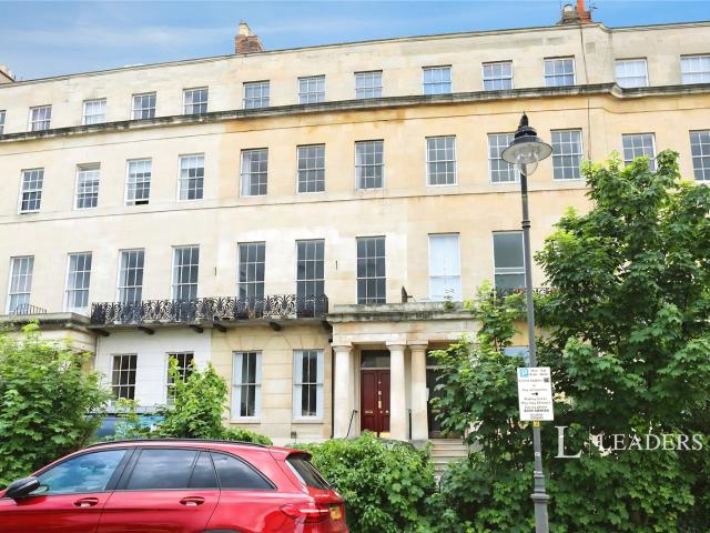 Apartment to rent in Lansdown Crescent, Cheltenham, Gloucestershire, GL50 | Leaders
