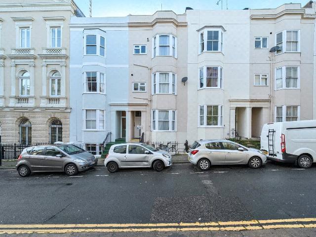 Apartment to rent in Lansdowne Street, Hove, East Sussex, BN3 | Leaders