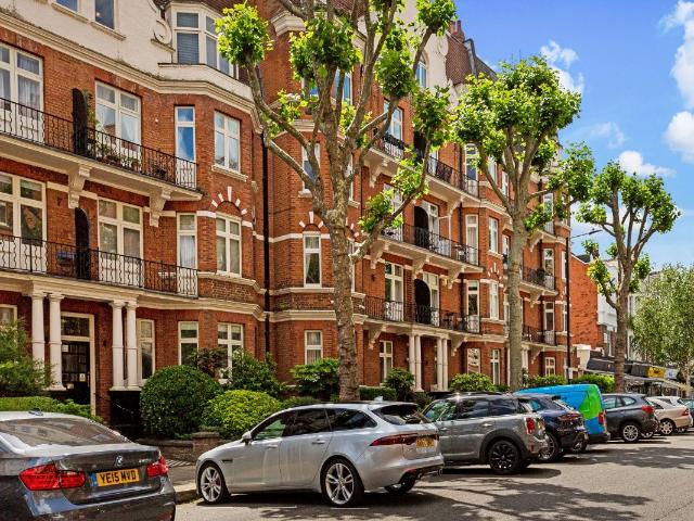 apartment to rent in Lauderdale Road, London, W9