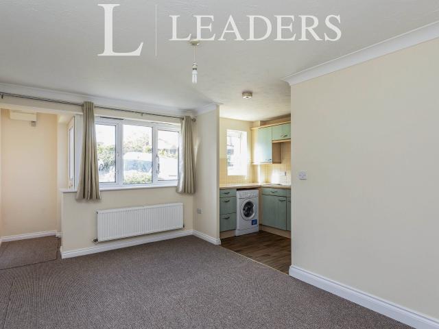 Apartment to rent in Lenborough Road, Buckingham, Buckinghamshire, MK18 | Leaders