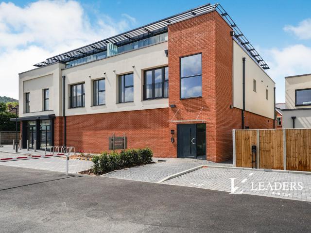 Apartment to rent in Leckhampton Road, Cheltenham, GL53 | Leaders