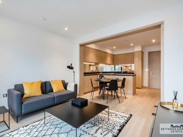 Apartment to rent in Legacy Building, Embassy Gardens, SW11