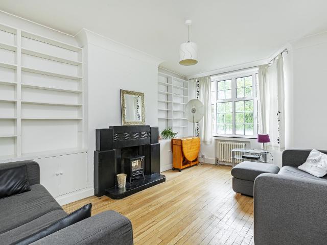 apartment to rent in Leigham Avenue, Streatham Hill, London, SW16